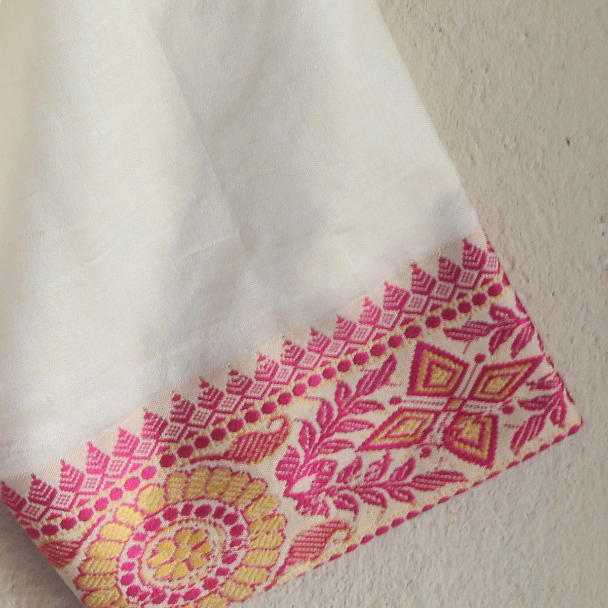 Handwoven mulberry silk Kora White Saree Blouse – Manas